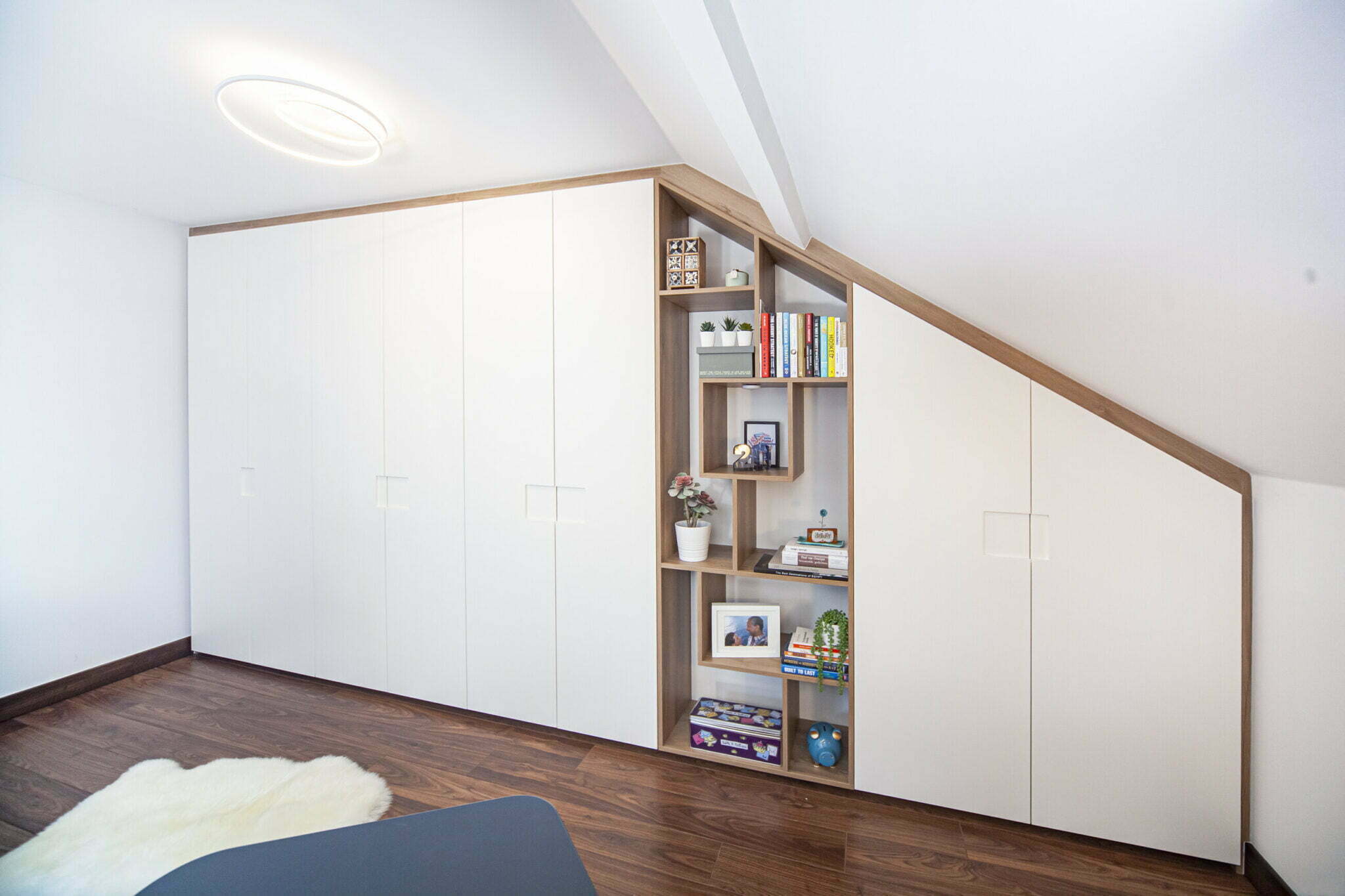 15 Brilliant Fitted Wardrobe Ideas for Loft Conversions and rooms with ...