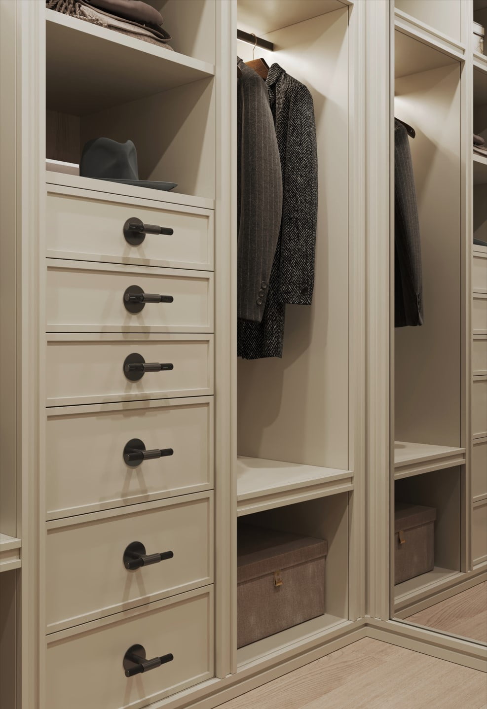 Classic style walk in wardrobe - UrbanWardrobes.co.uk