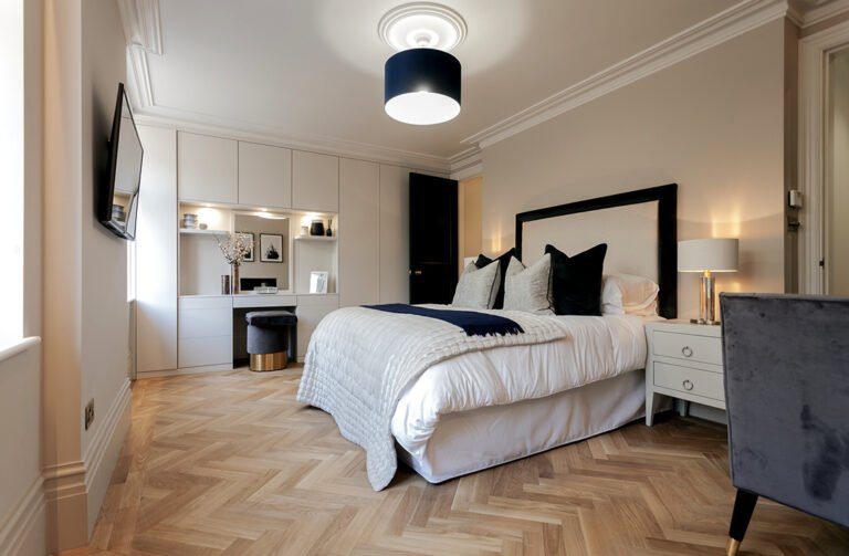 Fitted Wardrobes with built in dressing table, bespoke dressing tables ...