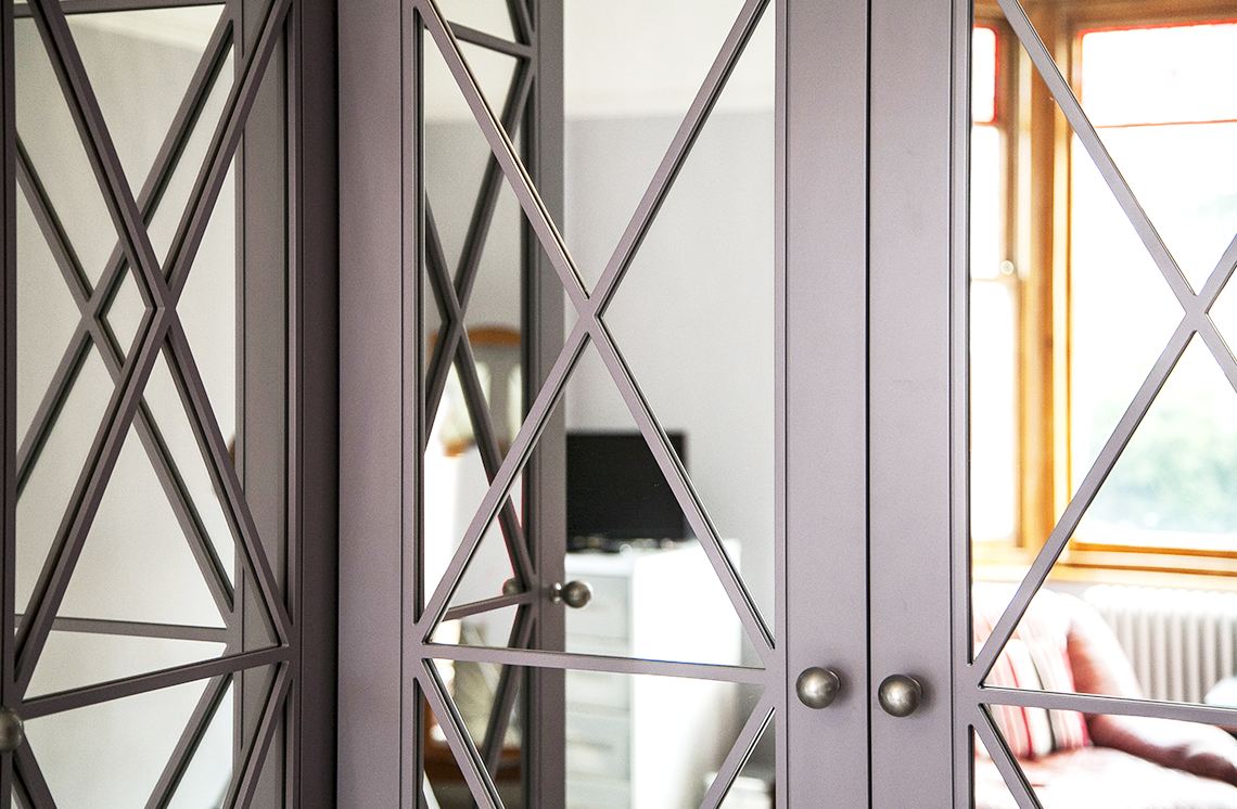 Lacquered mirrored doors with lattice fretwork pattern | Urban Wardrobes