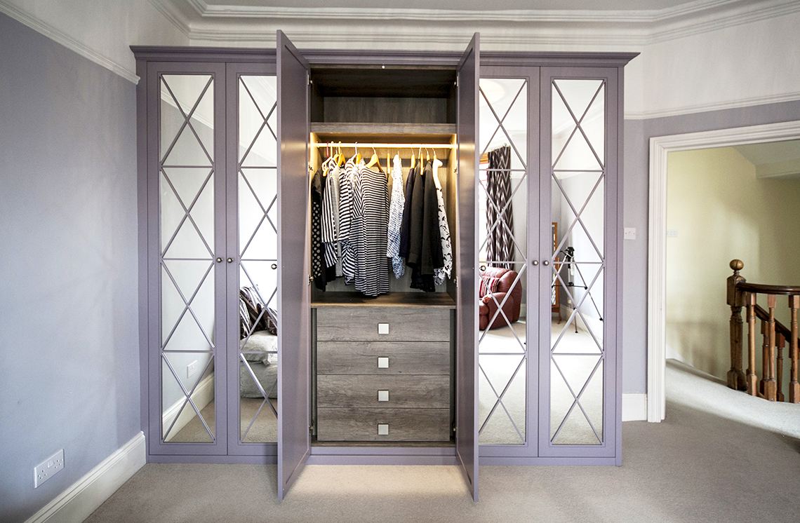 Lacquered mirrored doors with lattice fretwork pattern | Urban Wardrobes