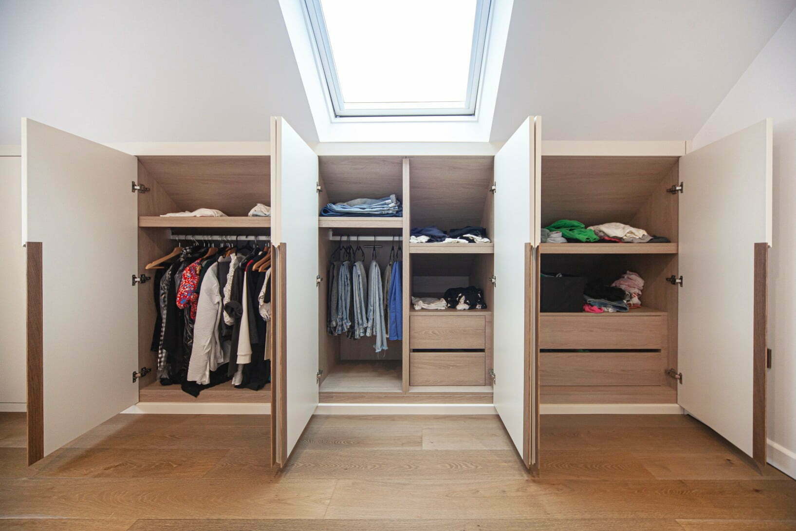 Fitted Scandinaviat style wardrobes in eaves, built in Nordic ...